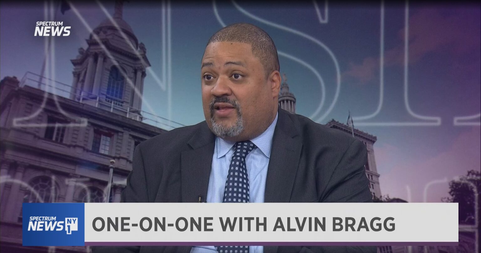 Manhattan DA Alvin Bragg talks public safety strategy, 2022 election ...